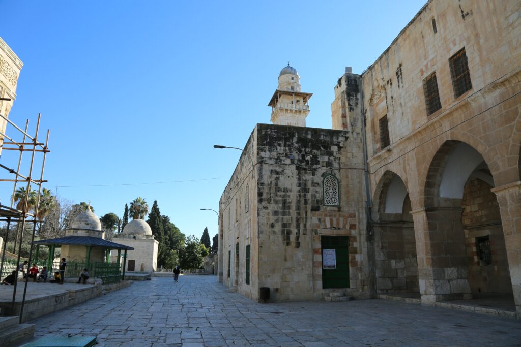 (142) – Nuseibeh